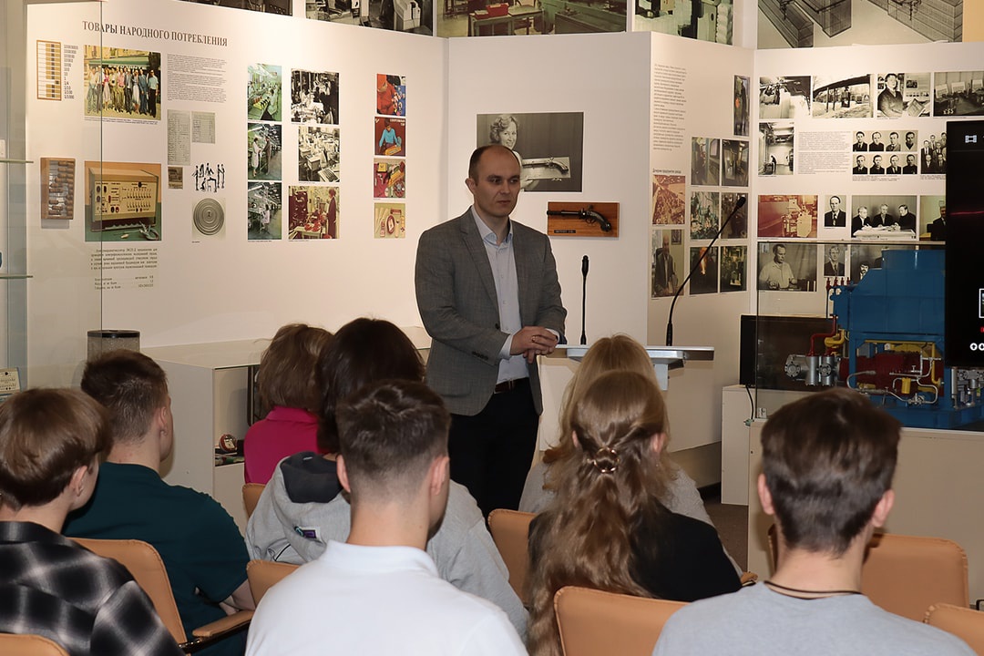 Mayak Plant of Kirov Welcomes Voenmeh Students for Internships