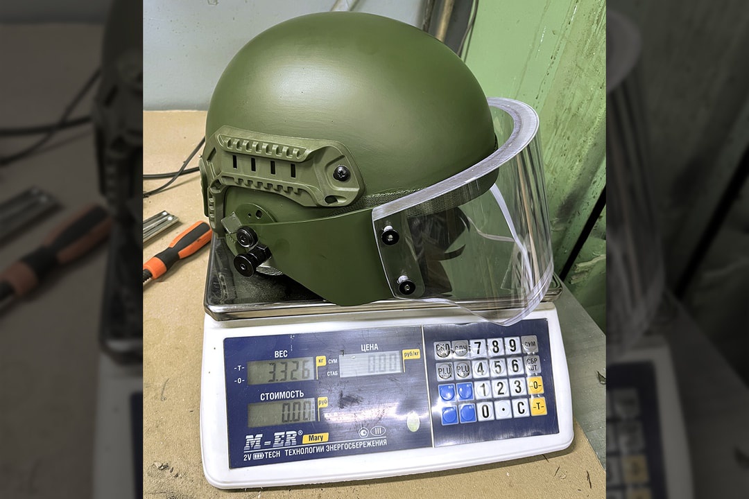 Kalashnikov to Debut Updated Bars-M Titanium Helmet With New Visor at ...