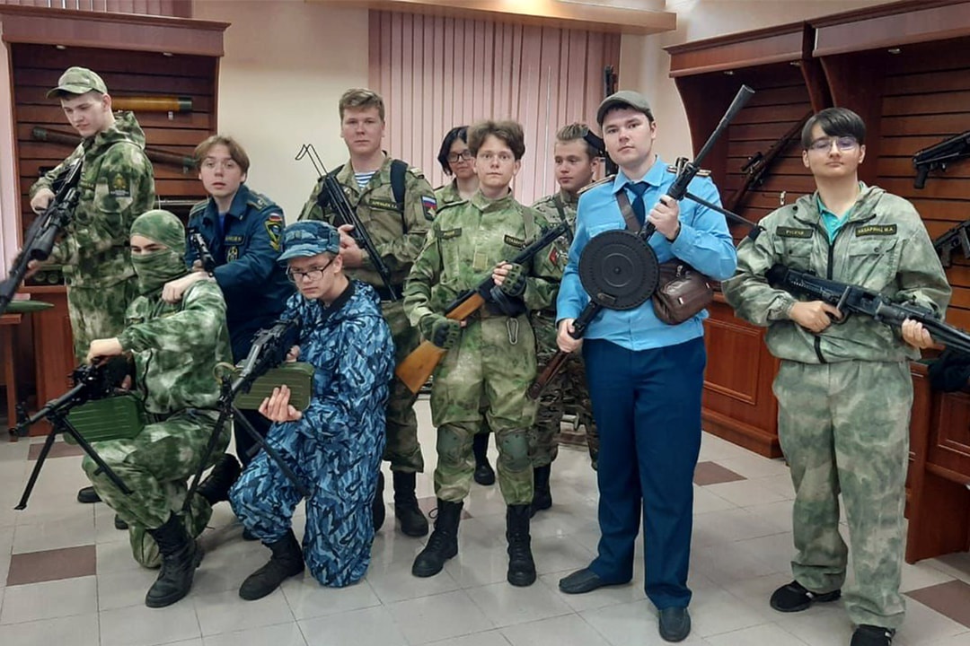TsNIITochMash Gives Practical Shooting Training to Students in Podolsk