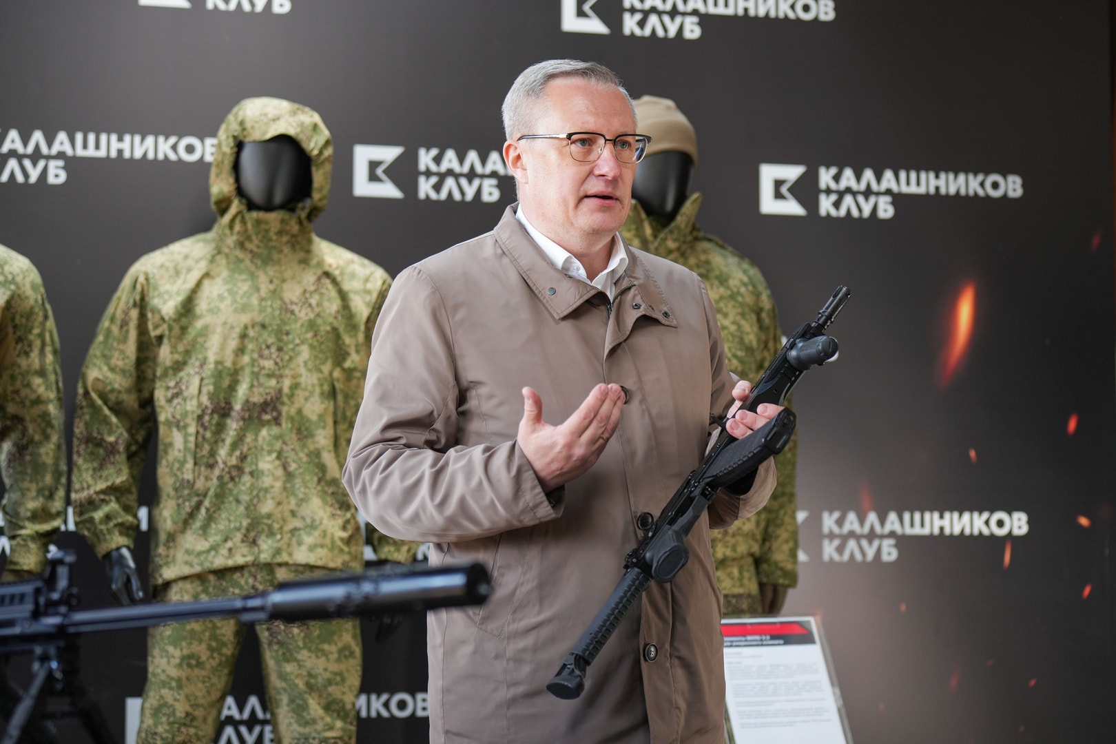 Kalashnikov Debuts AK-12K and AK-12SK, Developed Based on SMO Experience, before Journalists