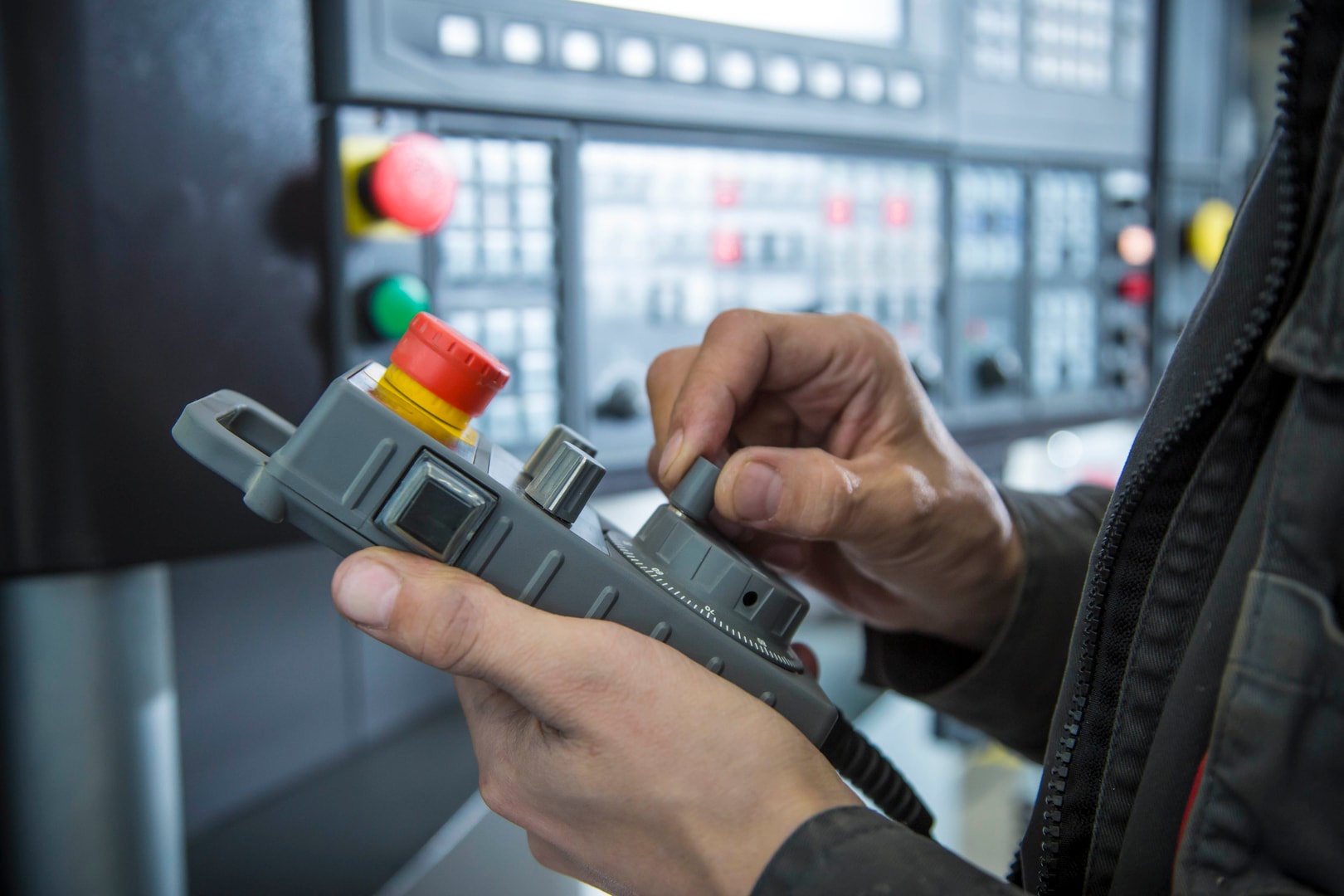 Kalashnikov Launches New Precision Weapons Production Floor